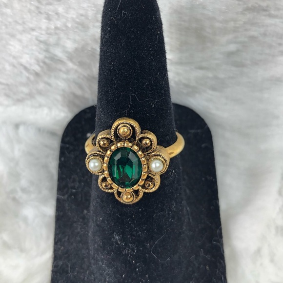 Avon | Jewelry | Avon Vintage Goldtone Ring W Pearls Green Stone | Poshmark